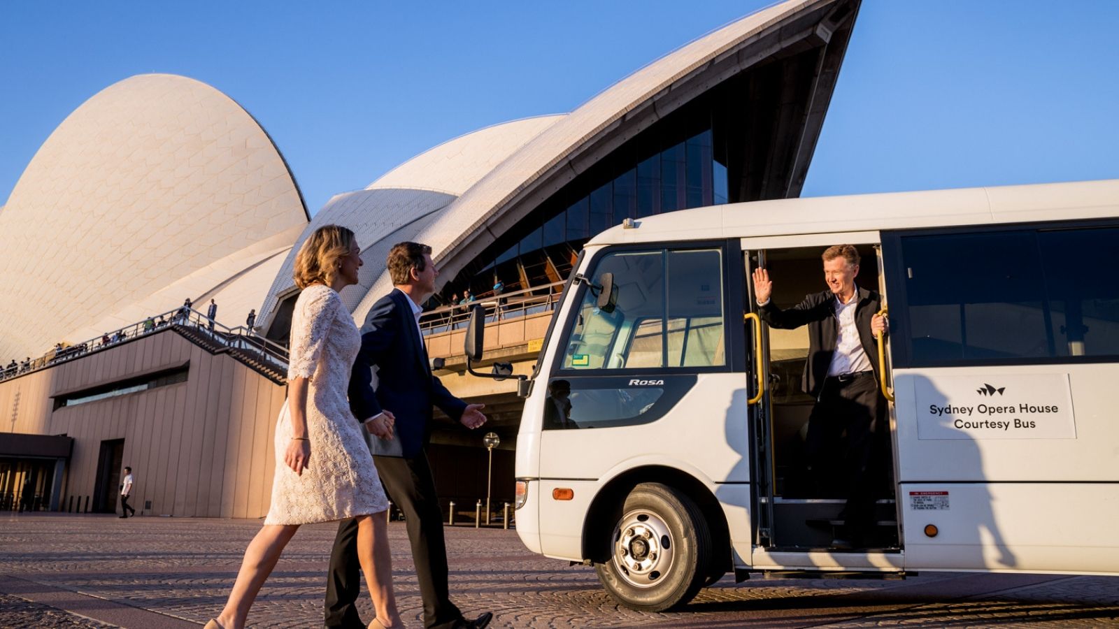 Courtesy bus and accessible buggy service | Sydney Opera House